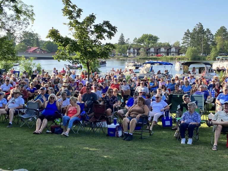 Tomahawk Music On The River